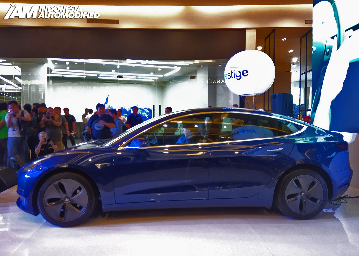 Mobil Listrik Tesla Model 3 Resmi Mengaspal, Langsung Bisa Inden ...