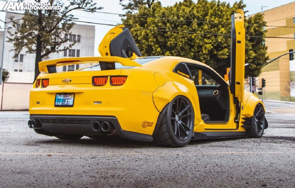 Modifikasi Widebody Bumblebee Bikin Tampilan Chevy Camaro ini Makin ...