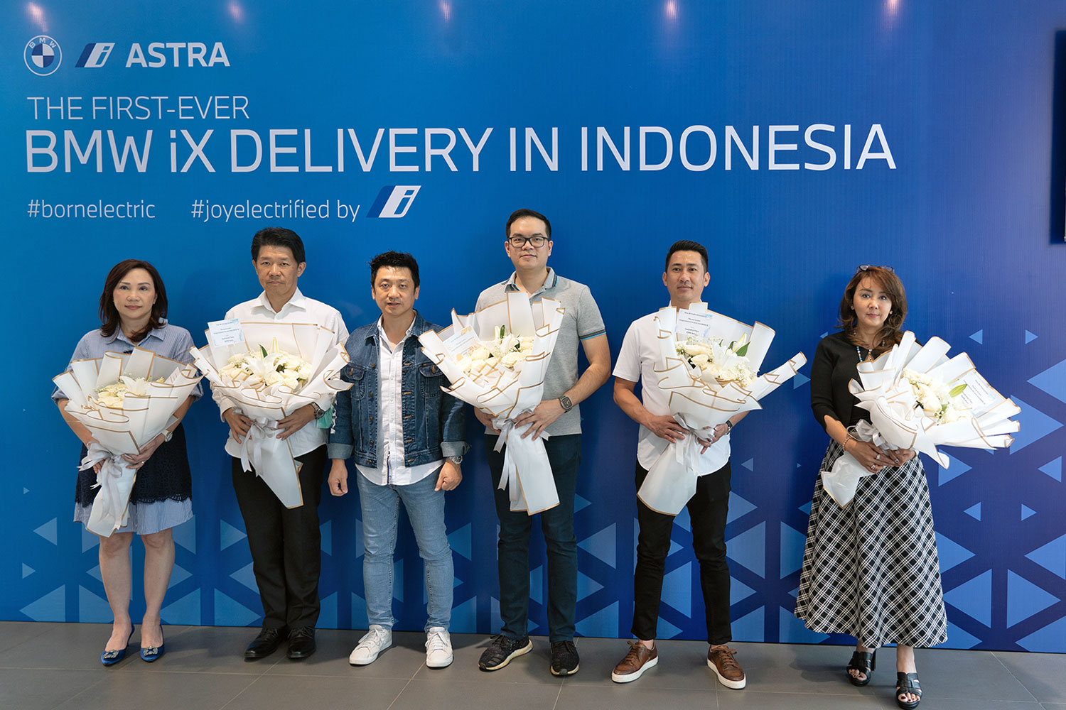 17 unit BMW iX xDrive40 Diserahkan ke Pemilik Pertama di Indonesia ...