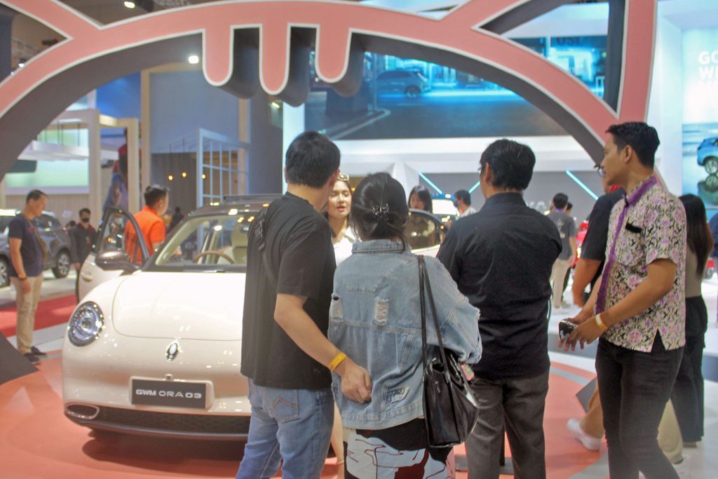GWM ORA, HAVAL dan TANK Curi Perhatian Konsumen Muda di GIIAS 2023 ...